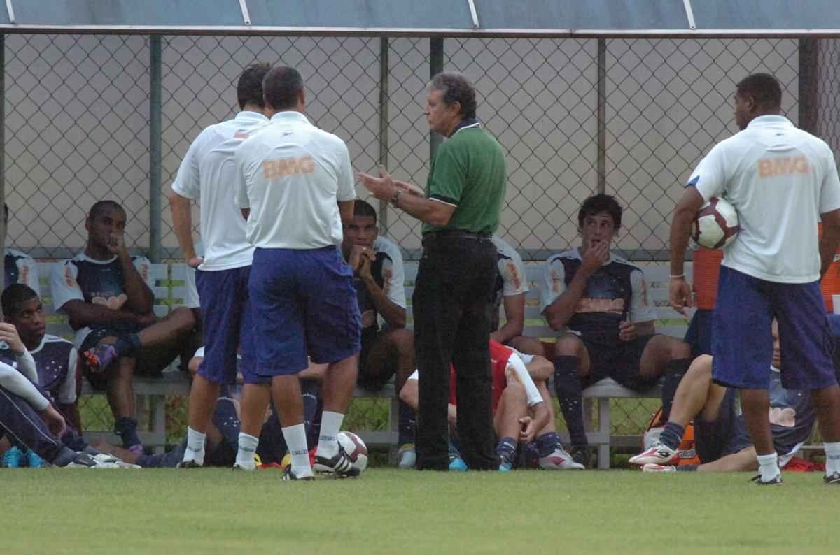 Wilson Piazza, ex-jogador do Cruzeiro, completa 72 anos - Superesportes