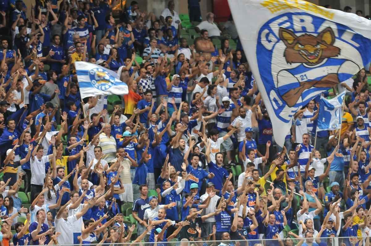 Fotos da torcida do Cruzeiro no clássico contra o América - Superesportes