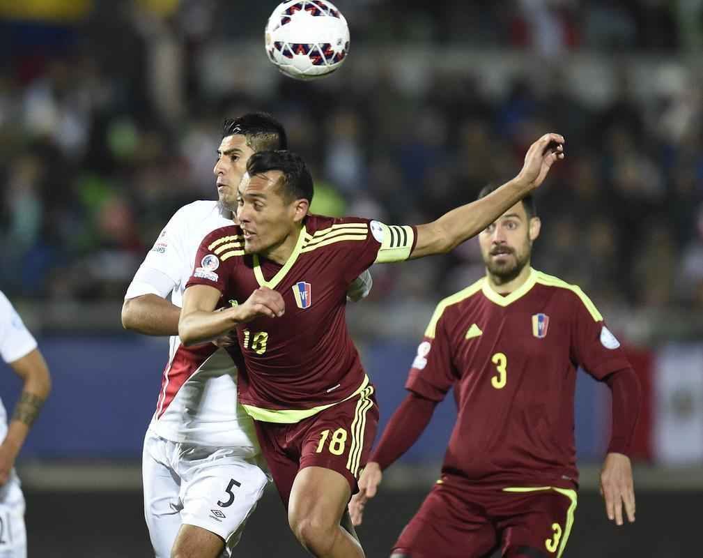 Imagens da vitória do Peru sobre a Venezuela - Superesportes