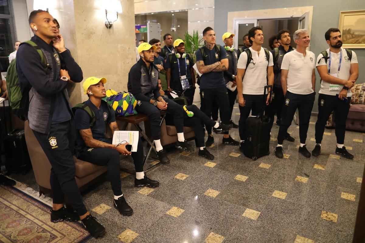 Cristiano Ronaldo impressiona Seleção Brasileira na chegada a Rostov ...