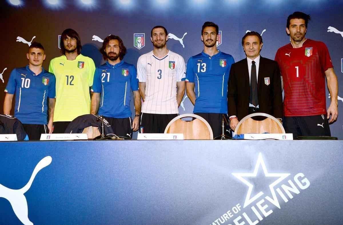 Uniforme da Itália para a Copa - Superesportes
