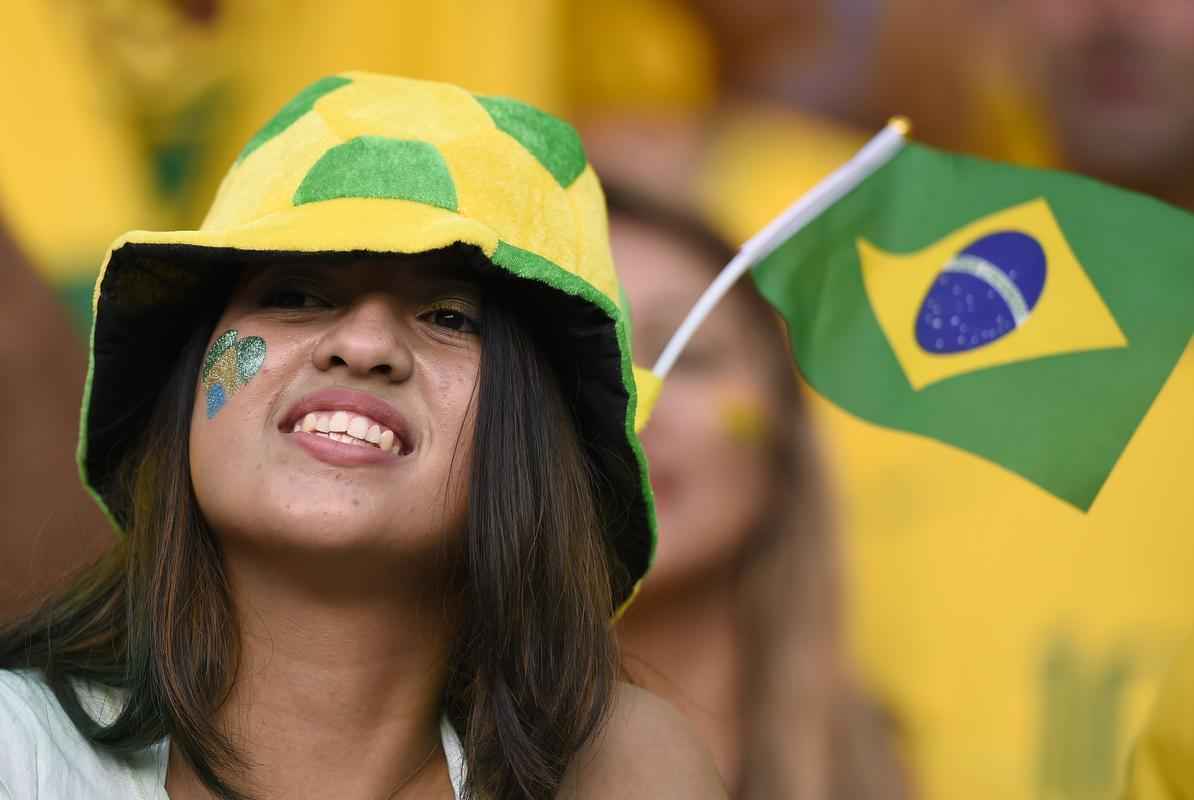 Torcedoras Brasileiras Embelezam O Castelão Em Fortaleza Superesportes