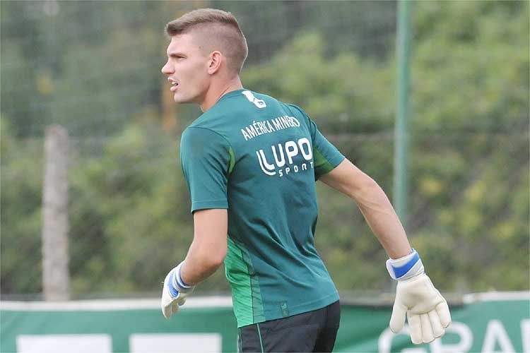Após dois anos de destaque no América, João Ricardo quer 'estar entre ...