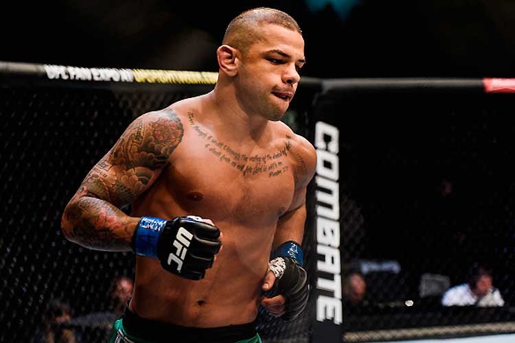 Thiago Pitbull Alves anuncia descida para o peso leve do UFC depois de ...