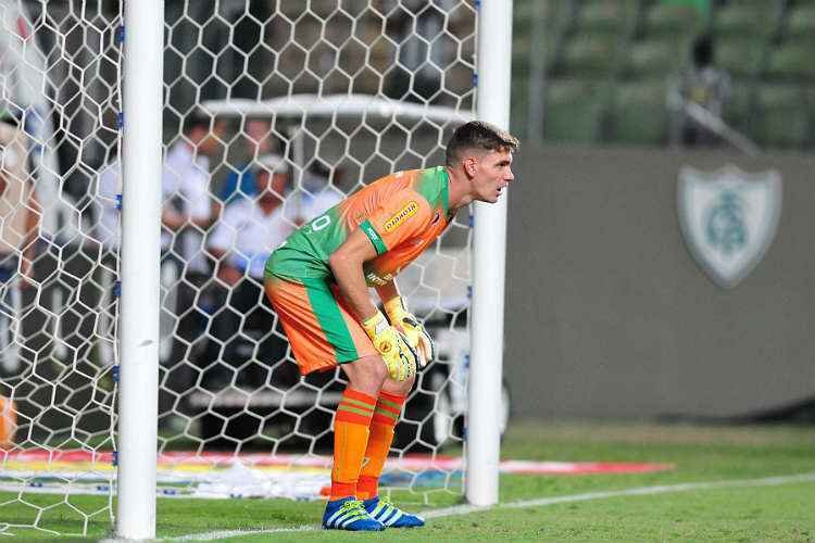 "Momento único", diz João Ricardo, prestes a completar 100 jogos com a ...