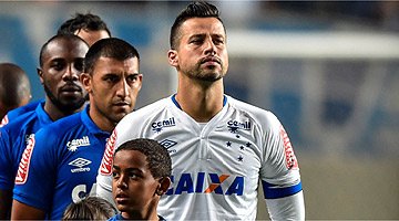 Cruzeiro perde goleiro Fábio por suspensão, e Elisson deverá ser ...