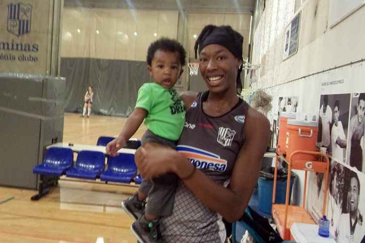 Destaque da Seleção dos EUA, Destinee Hooker estreia pelo Minas nesta ...