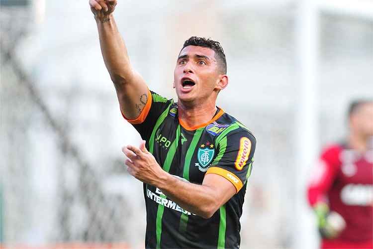 Galo anuncia primeiro reforço para a temporada 2017: lateral-esquerdo ...