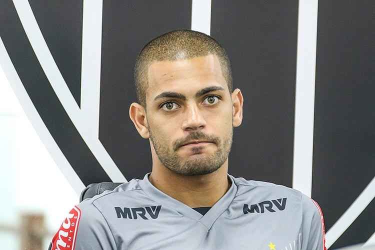 Poucas chances e gols: Clayton volta ao Galo após passagem apagada no ...