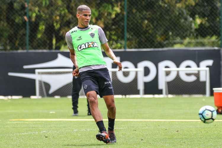 No hall dos maiores zagueiros-artilheiros da história do Campeonato ...