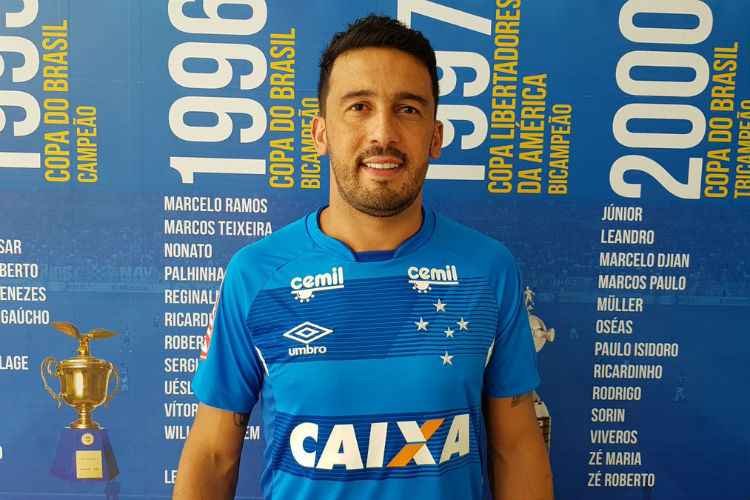 Edilson chega à Toca II, faz exames e será apresentado no Cruzeiro ...