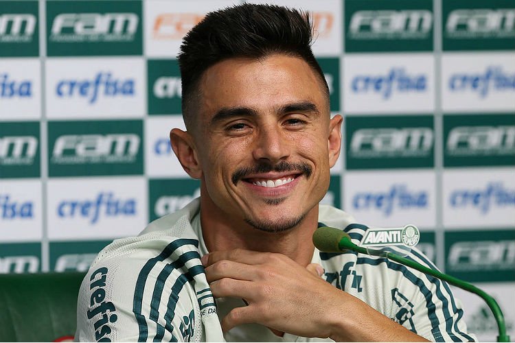 Willian compara Roger a Tite pelo êxito na gestão do elenco no ...