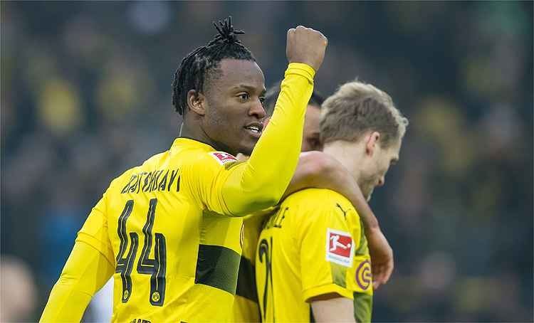 Borussia Dortmund vence o Hamburgo e sobe para terceiro lugar no Alemão ...