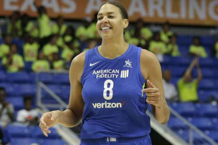 Australiana anota 53 pontos em partida e quebra recorde na WNBA ...