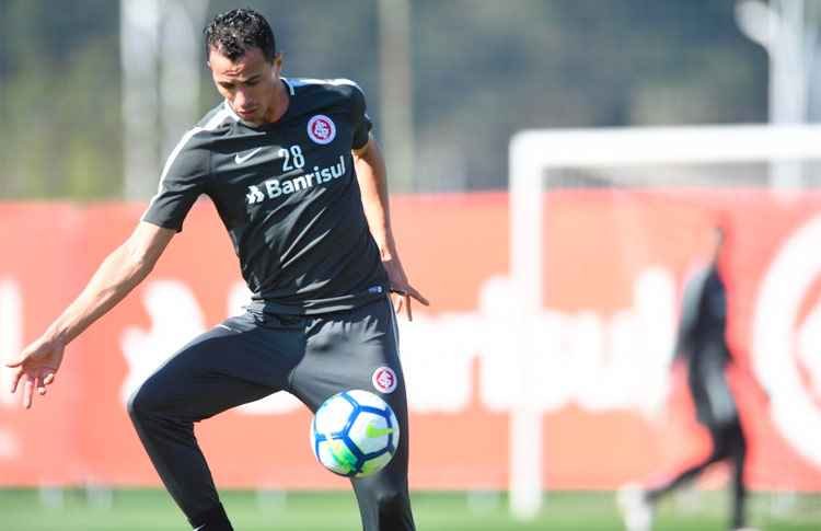 Damião volta a treinar e pode virar opção no Internacional para o jogo ...