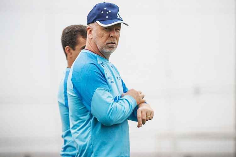 Mano confirma Cruzeiro alternativo contra o Santos e descarta volta de ...