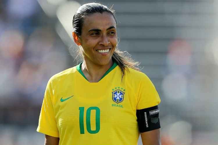Após faturar prêmio da Fifa, Marta é finalista ao Bola de Ouro ...