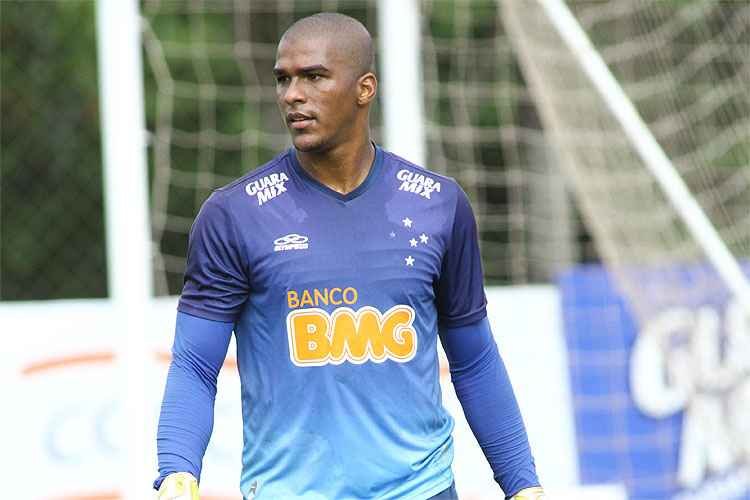 Villa Nova anuncia goleiro Elisson, ex-Cruzeiro, e zagueiro com ...