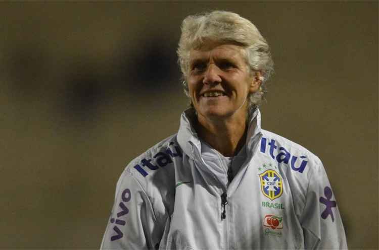 Sorridente e vibrante, Pia já deixa sua marca na Seleção Brasileira ...