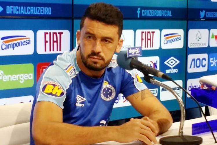 Edilson diz que perdeu o sono com crise e destaca empenho para voltar a ...