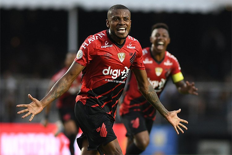 Cirino marca no fim após falha de Volpi, e Athletico impõe novo revés ...