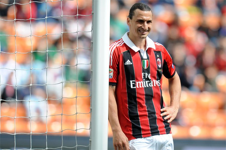 Aos 38 anos, atacante Ibrahimovic confirma retorno ao Milan - Superesportes