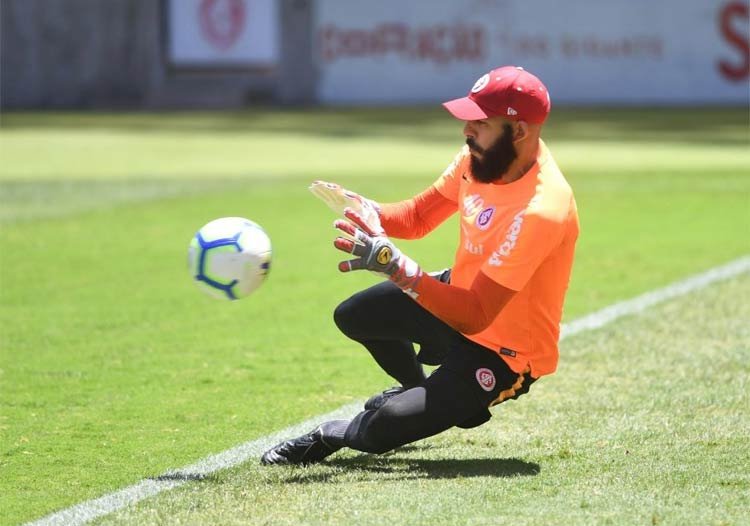 Internacional anuncia renovação do contrato do goleiro Danilo Fernandes ...