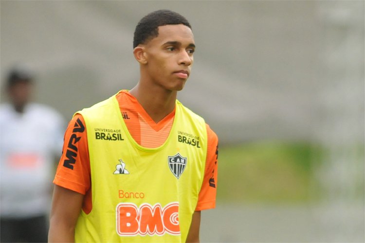 Dylan Borrero 'arranha' português, cita Ronaldinho e diz por que ...