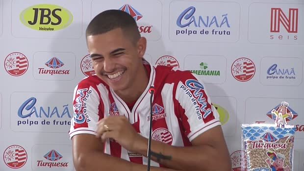 Djavan revela origem do nome e mostra bom humor na apresentação: "Só ...