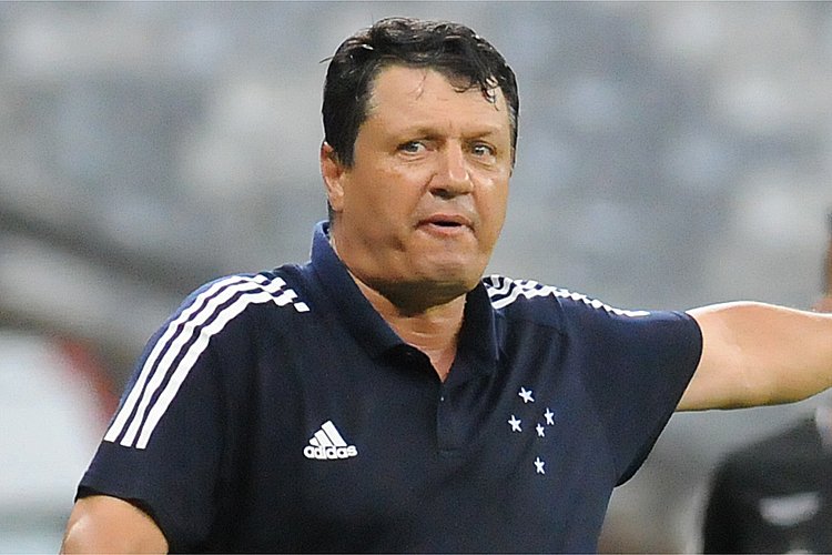 Adilson Batista confirma escalação do Cruzeiro com dois atacantes para ...