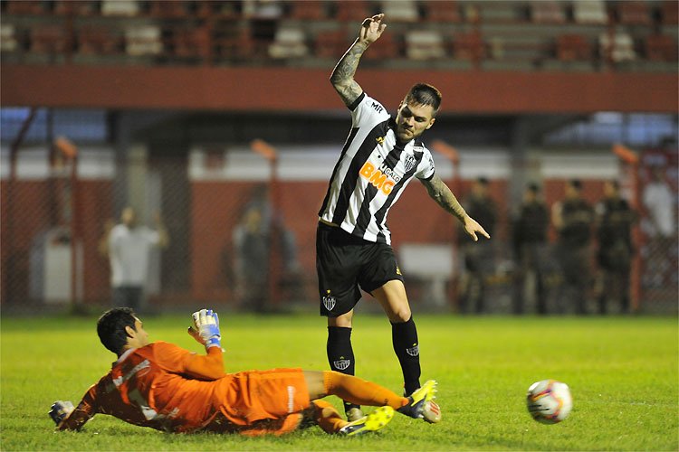 Nathan agradece confiança de Sampaoli e destaca versatilidade no ...